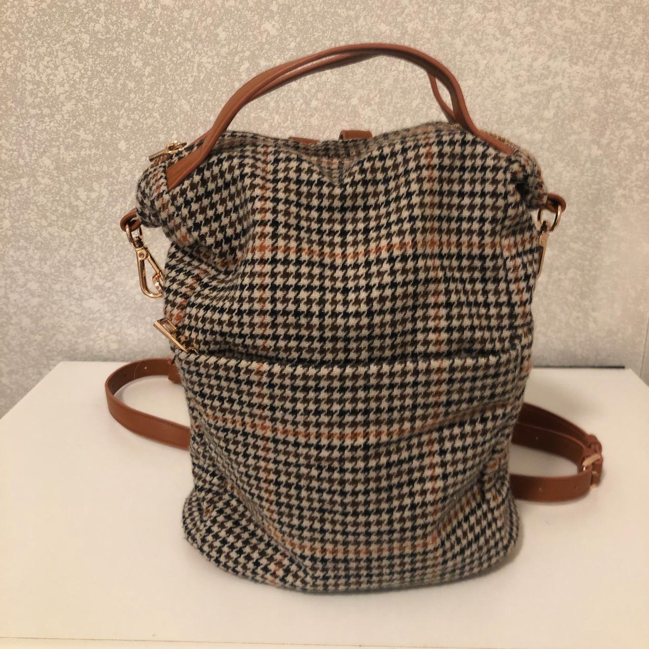Mini houndstooth backpack - Depop