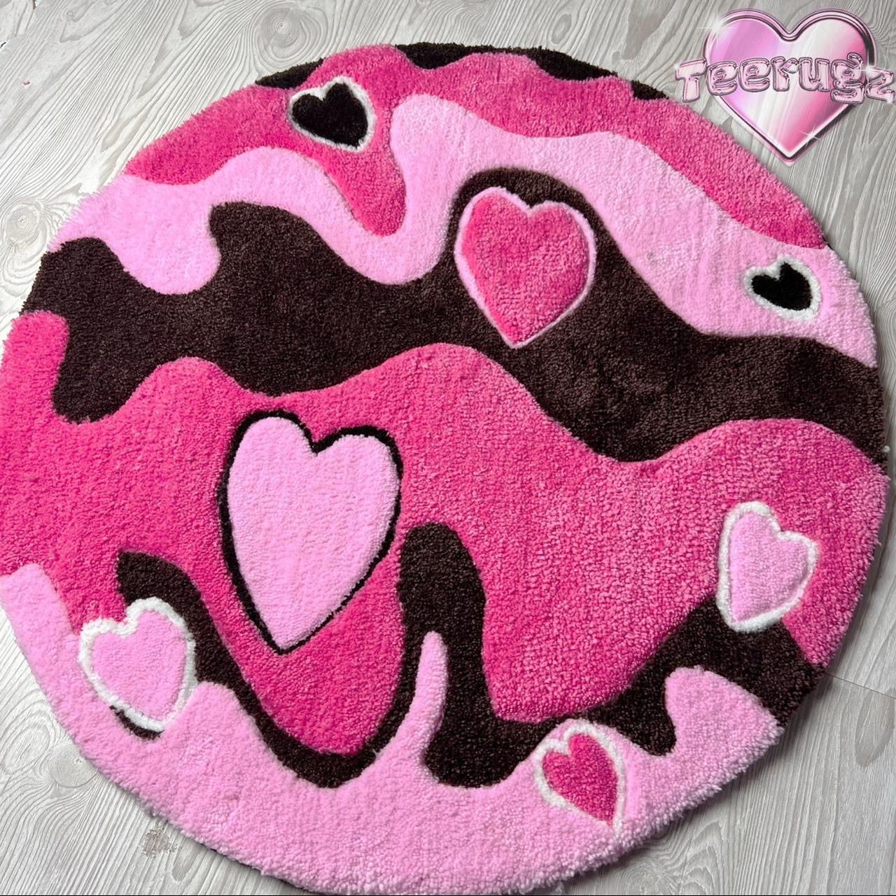 This valentines themed heart patterned circle rug... - Depop