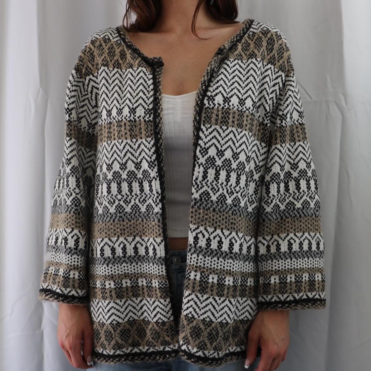 Joan Rivers Classics Collection Women's Tan and White Cardigan | Depop