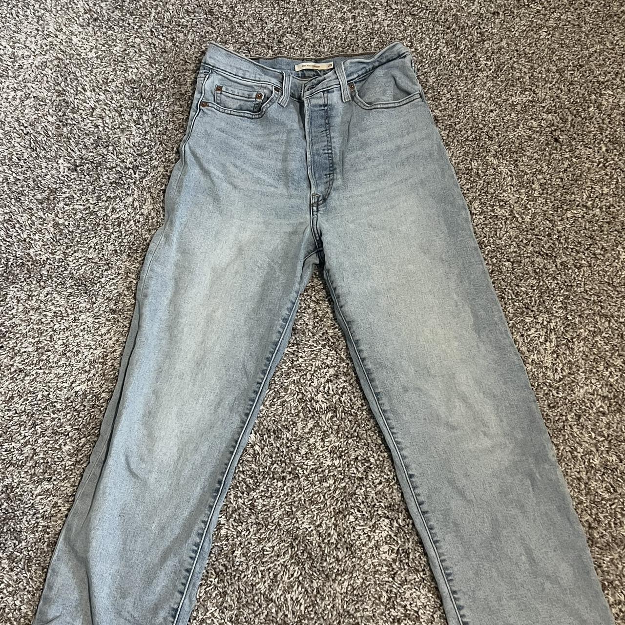 Levi’s Ribcage Straight Mom Jeans! {29 inch waist}... - Depop