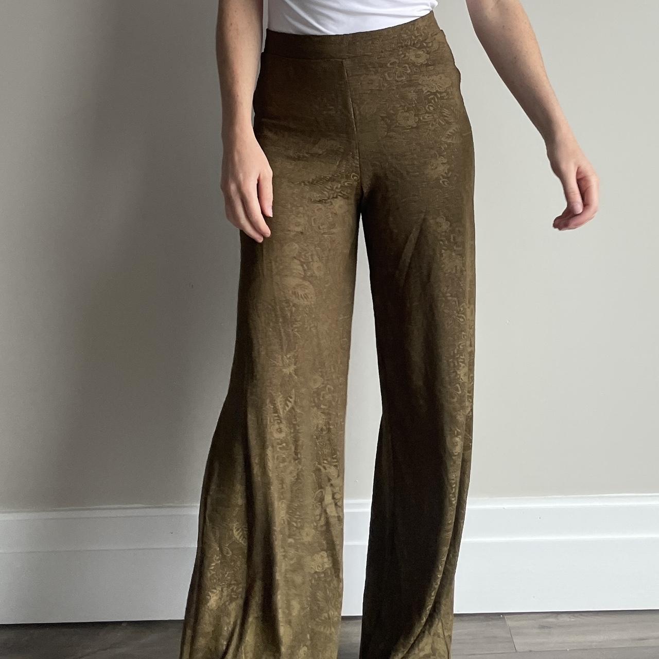 Green flowy pants - Depop