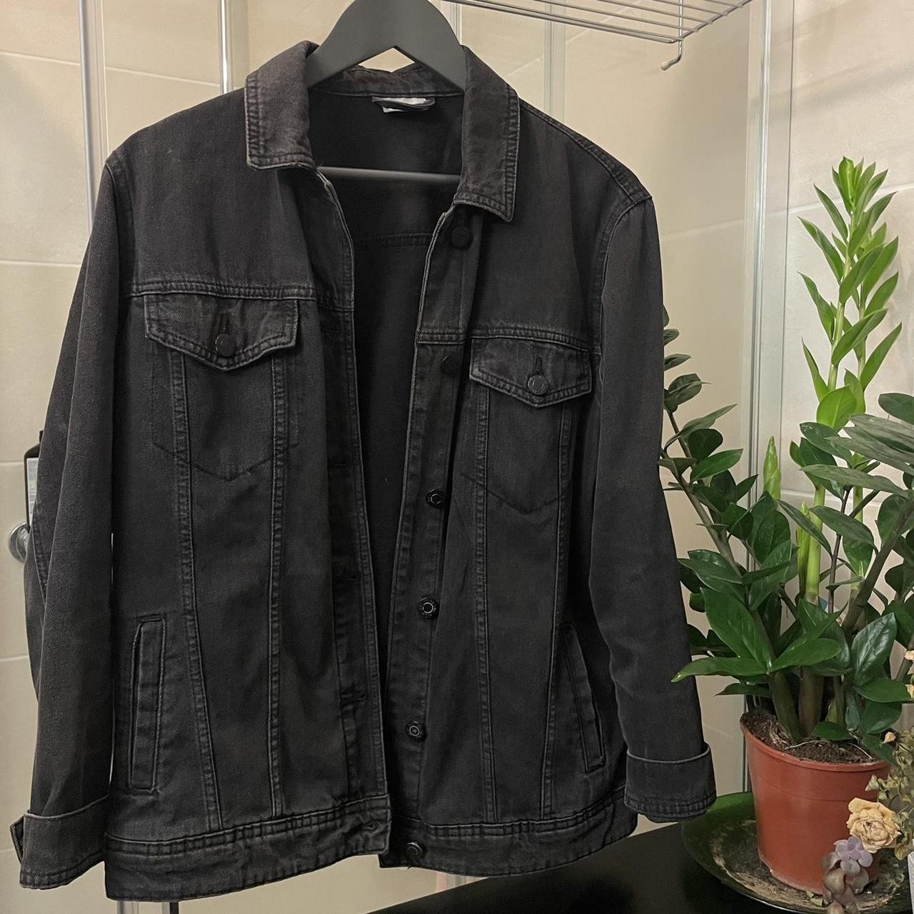 black denim jacket 🍂 real pockets + inside pockets... - Depop