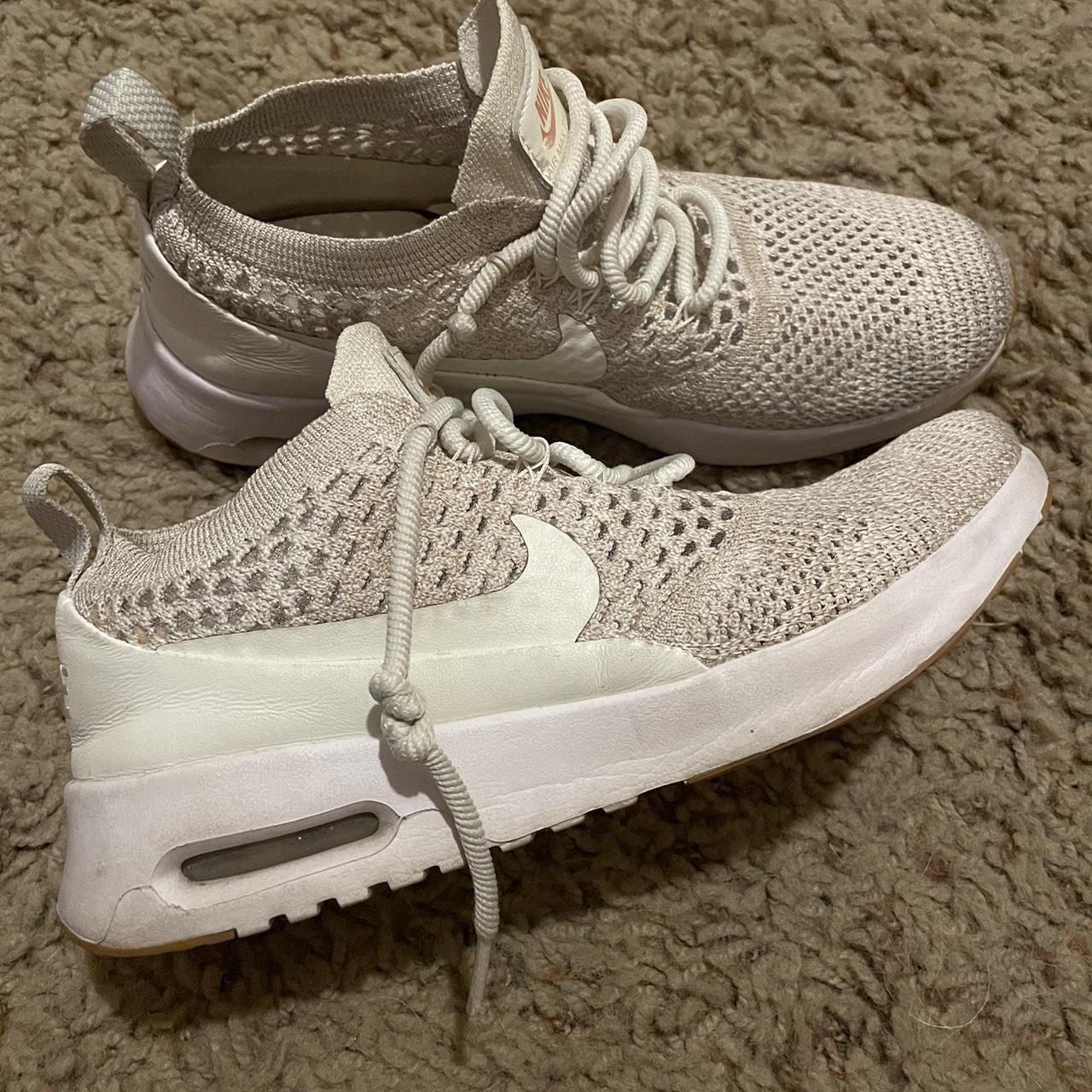 Nike Women's Cream Trainers | Depop