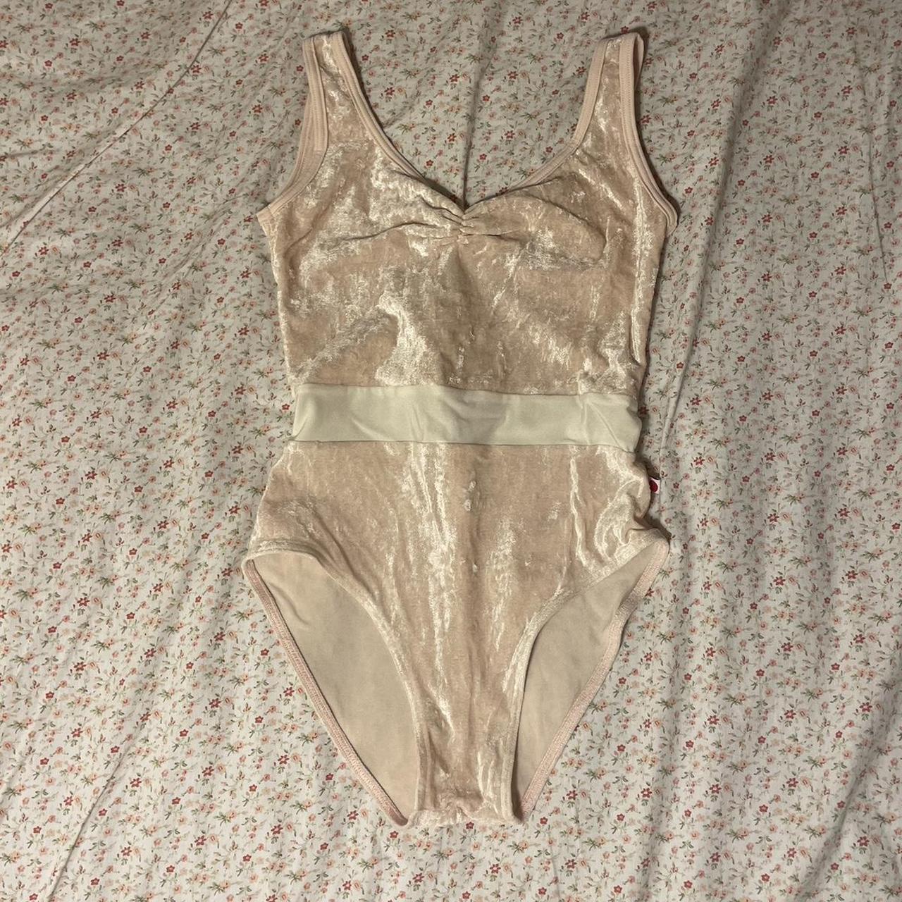 Pink Yumiko Elli So pretty just reselling because... - Depop