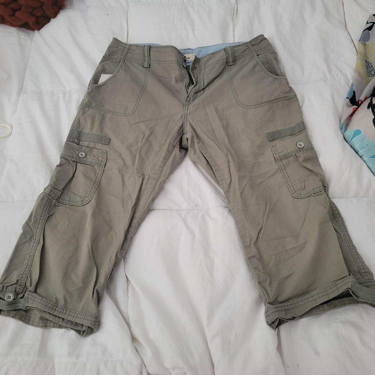 Olive green khaki cargo capris Size 10 Not very... | Depop