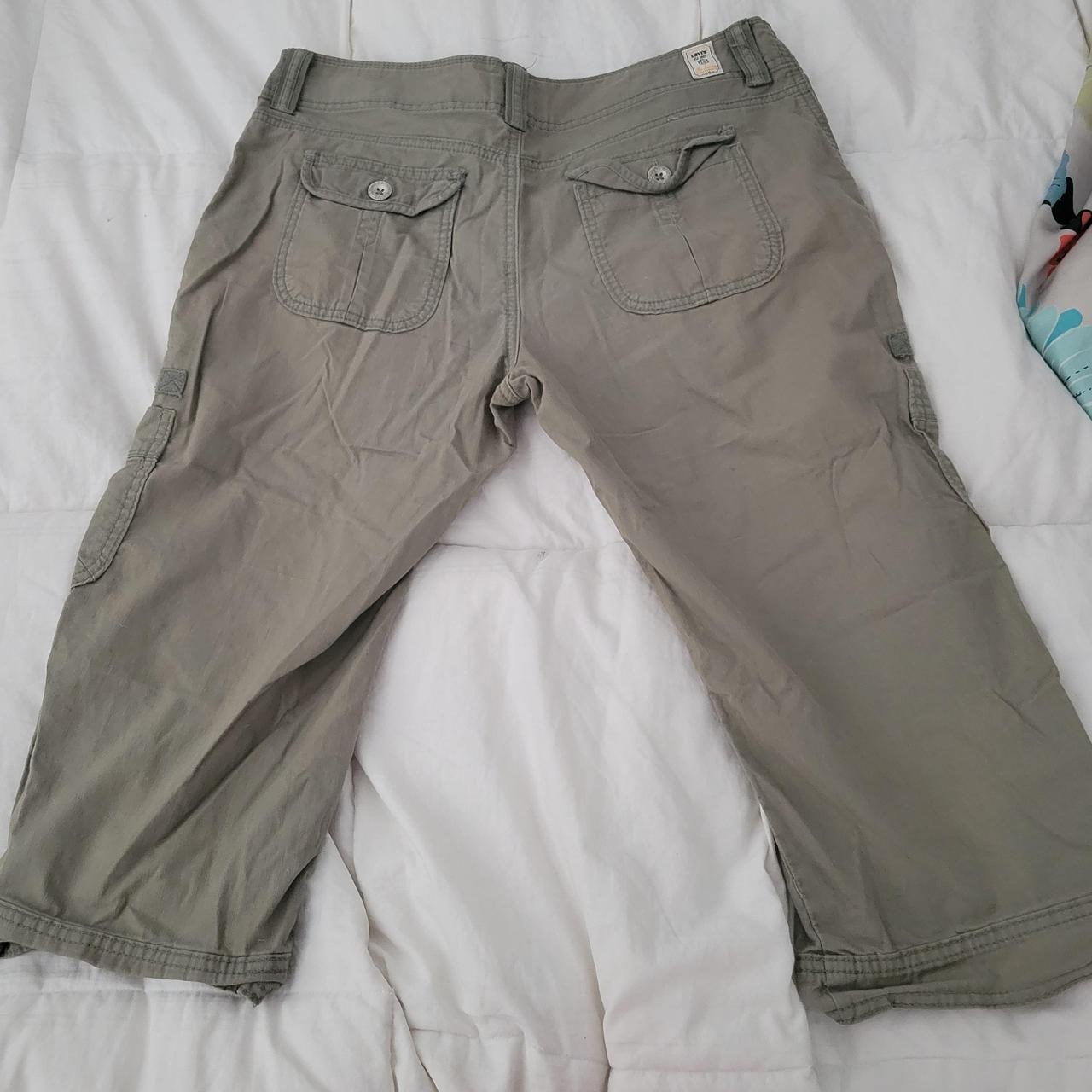 Olive green khaki cargo capris Size 10 Not very... | Depop