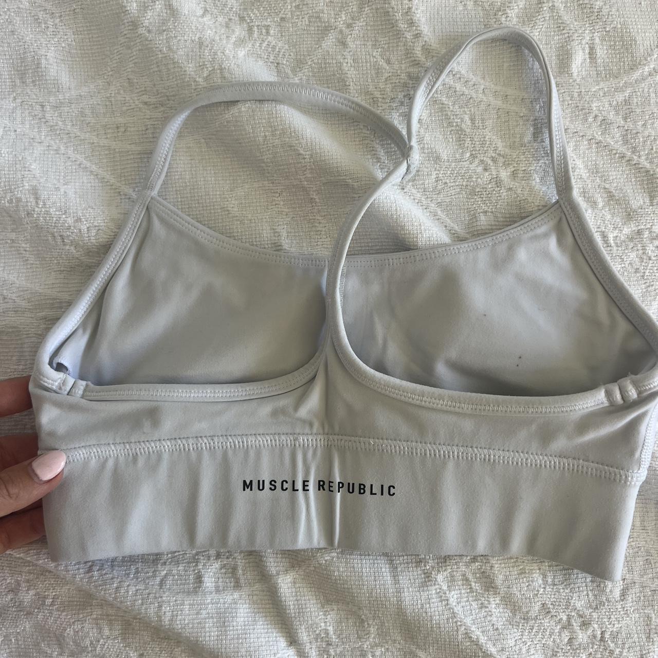 Muscle republic sport bra Size small - Depop