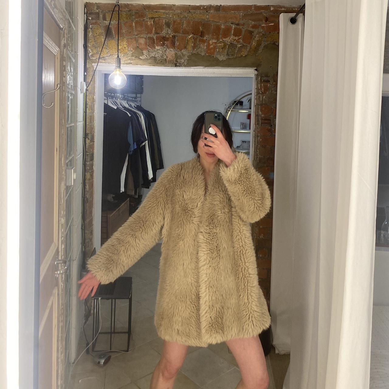 Fake fur coat Mango - Depop