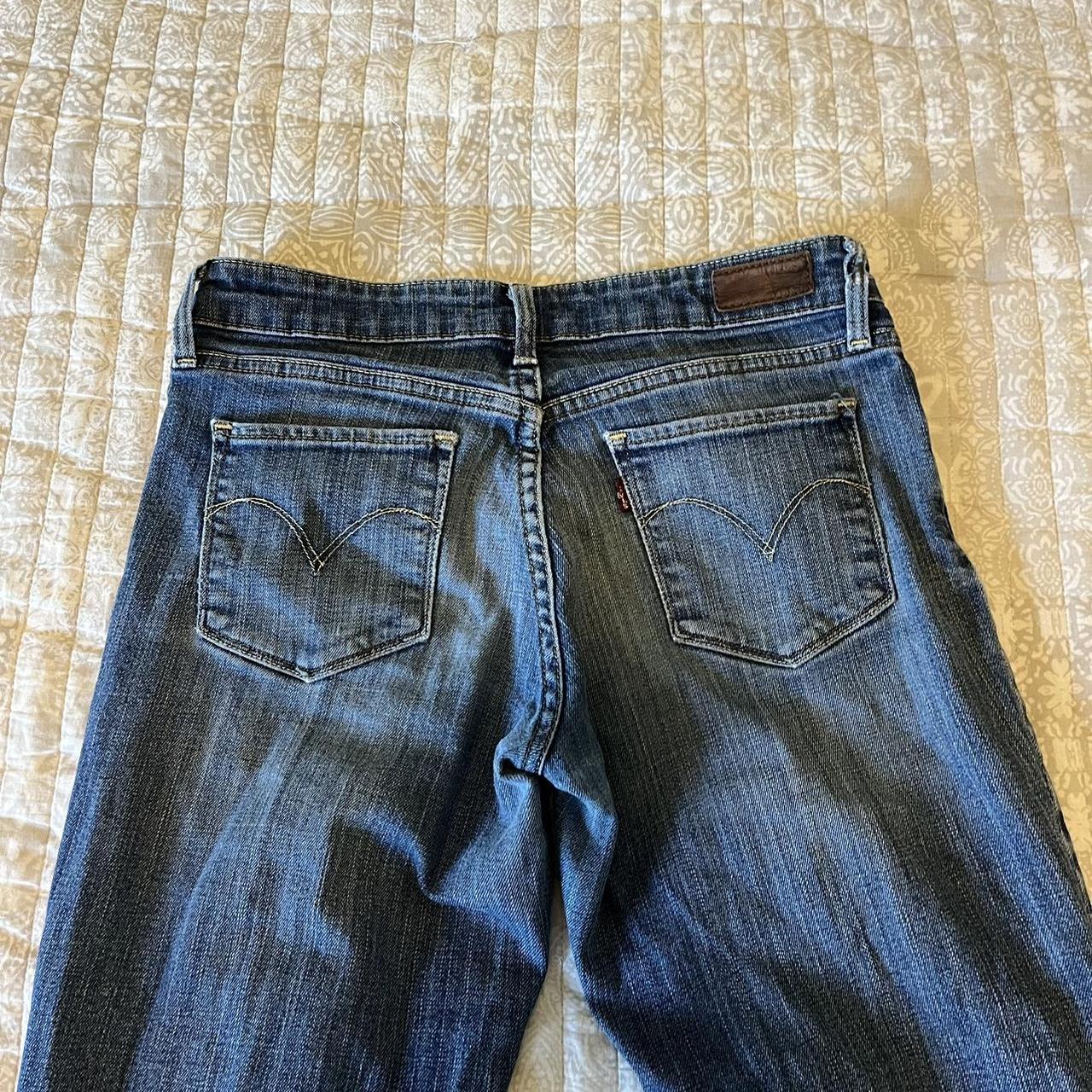 levi low rise jeans size 26 super flattering - Depop