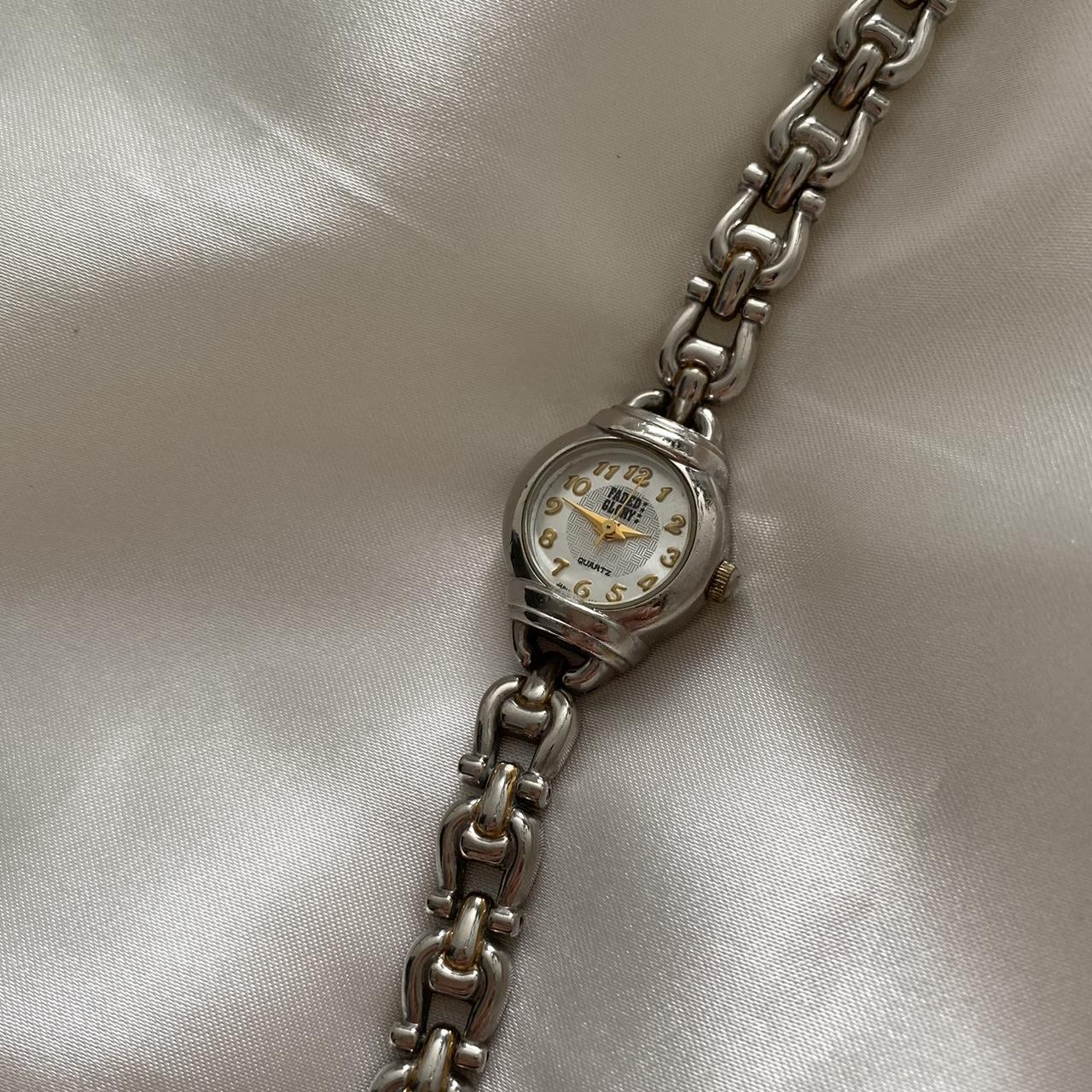Beautiful Vintage Dainty Silver Tone Watch . Has... - Depop