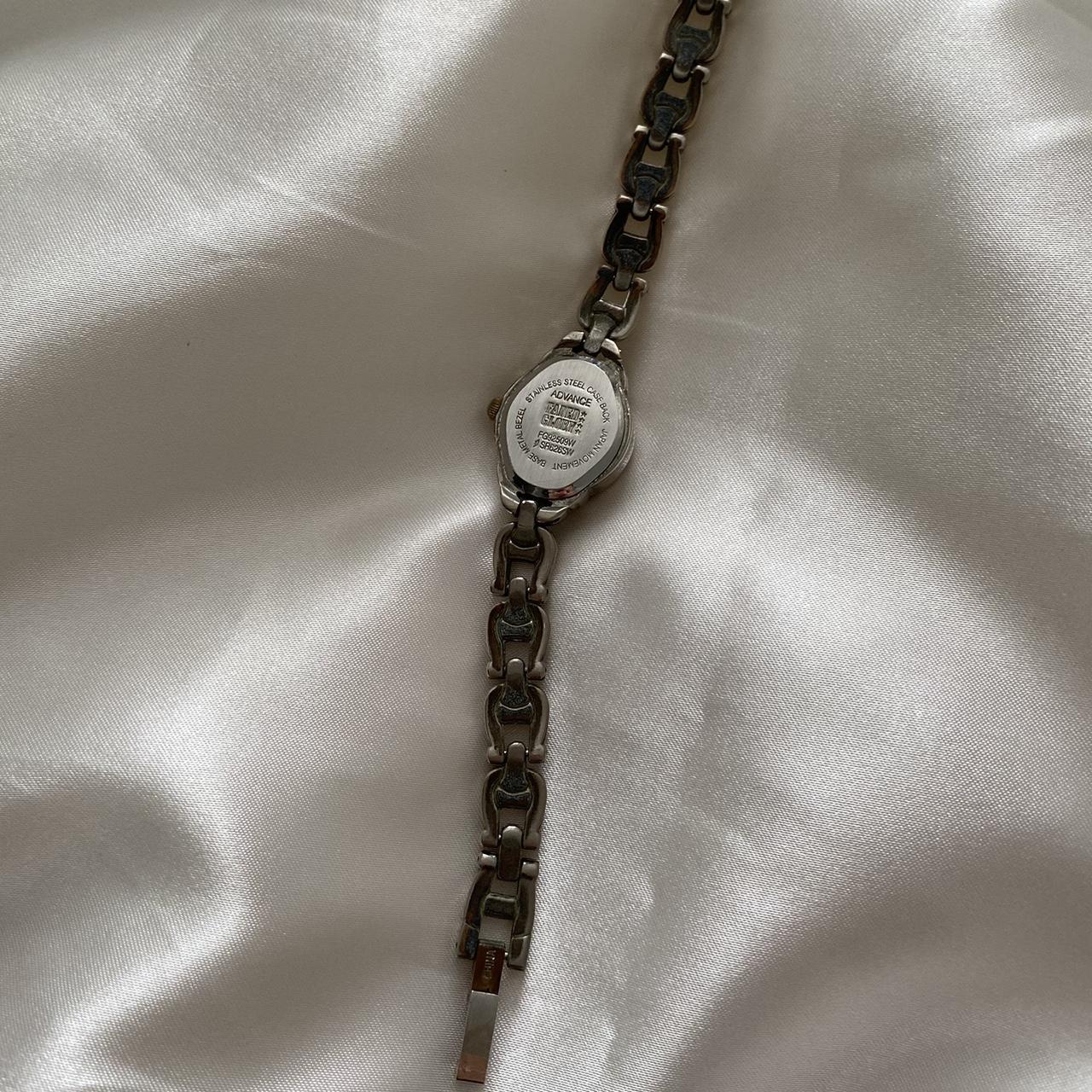 Beautiful Vintage Dainty Silver Tone Watch . Has... - Depop