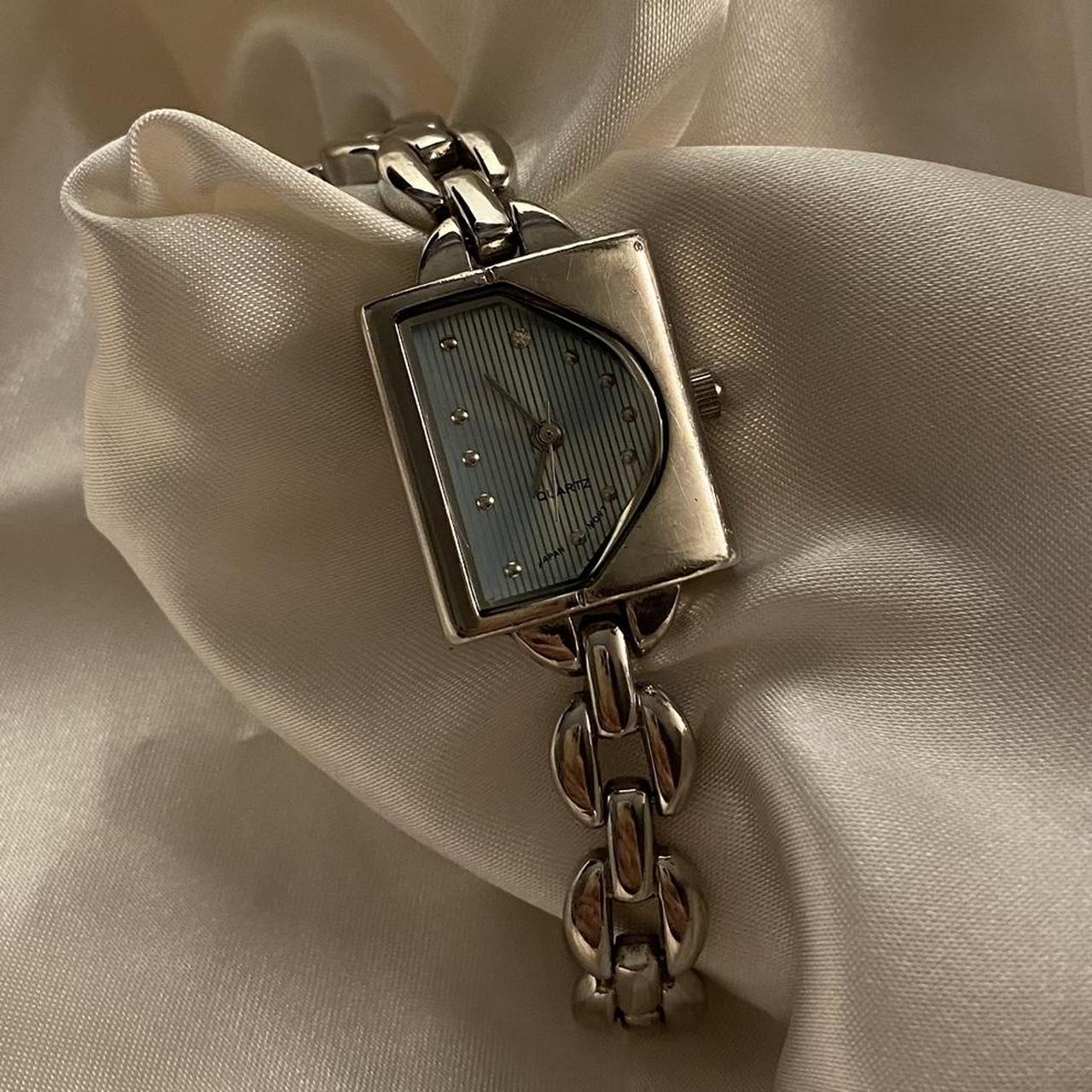 Beautiful Analogue Silver Tone Watch . Works... - Depop