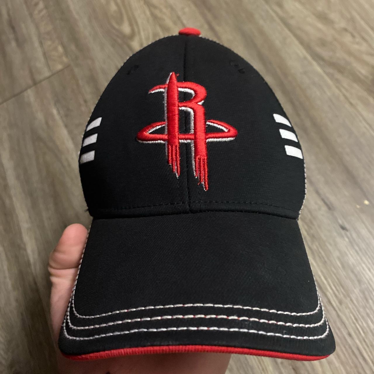 houston rockets hat old af just sits in my closet... - Depop