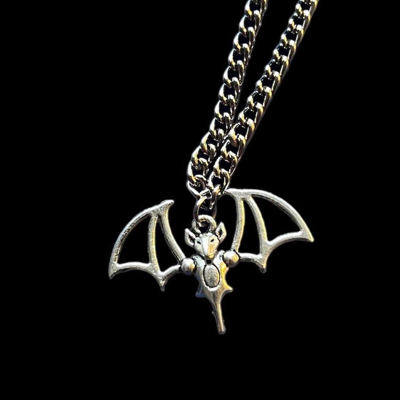 „Vampire Bat Chain“ 🧛‍♂️🦇 Size: 52cm Super cool and... - Depop