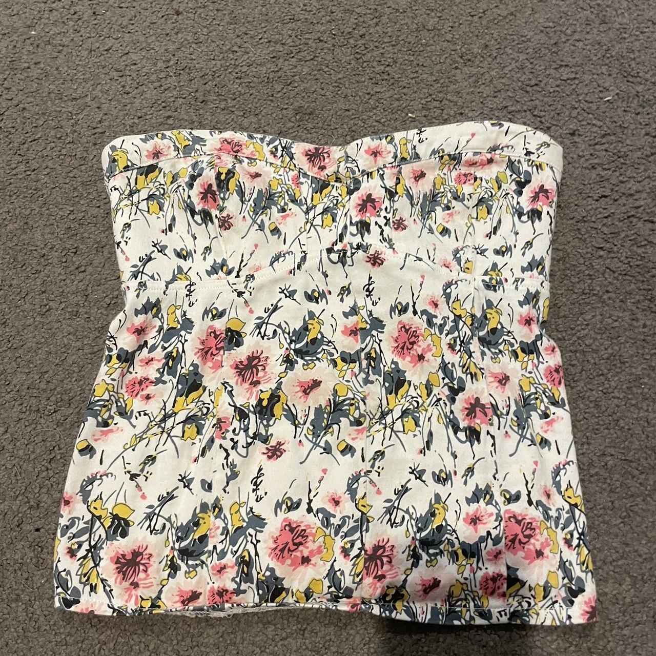 taken in at the back strapless floral top size 6-8... - Depop