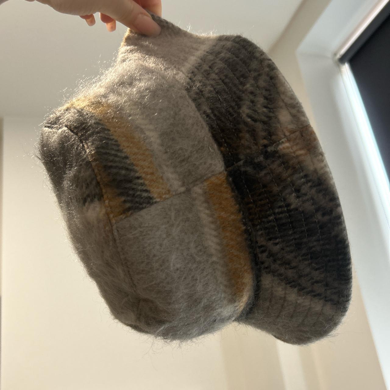 Wool Steve Madden bucket hat Worn a few times, only... - Depop