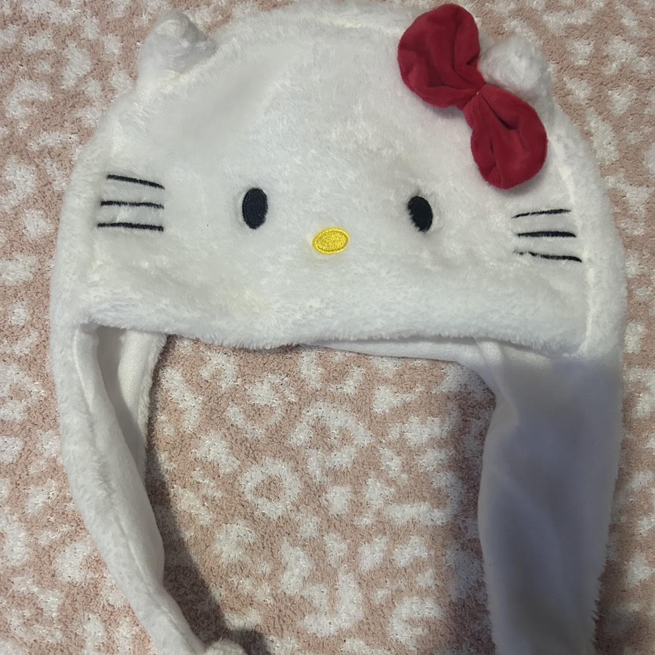 Cute Hello kitty fur hat ˃̵ᴗ˂̵ No paypal/ no flaws... - Depop