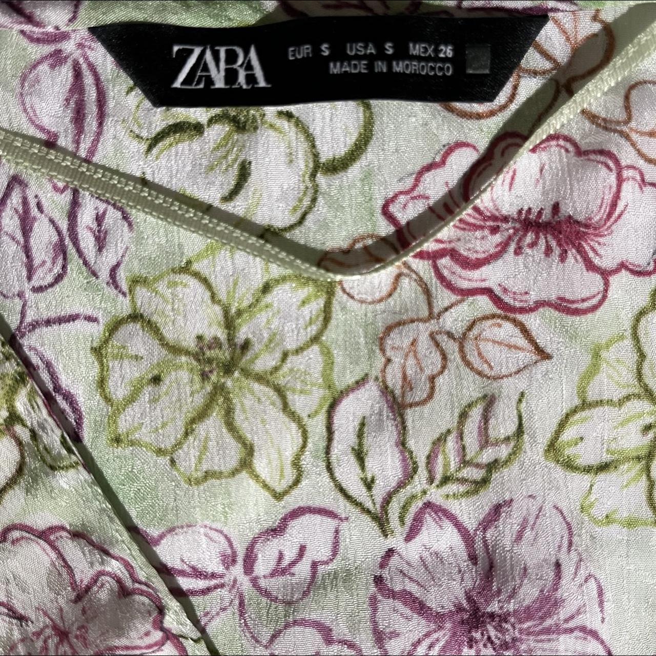 Zara Flowy Wide V-Neck Floral Cropped Top Size... - Depop