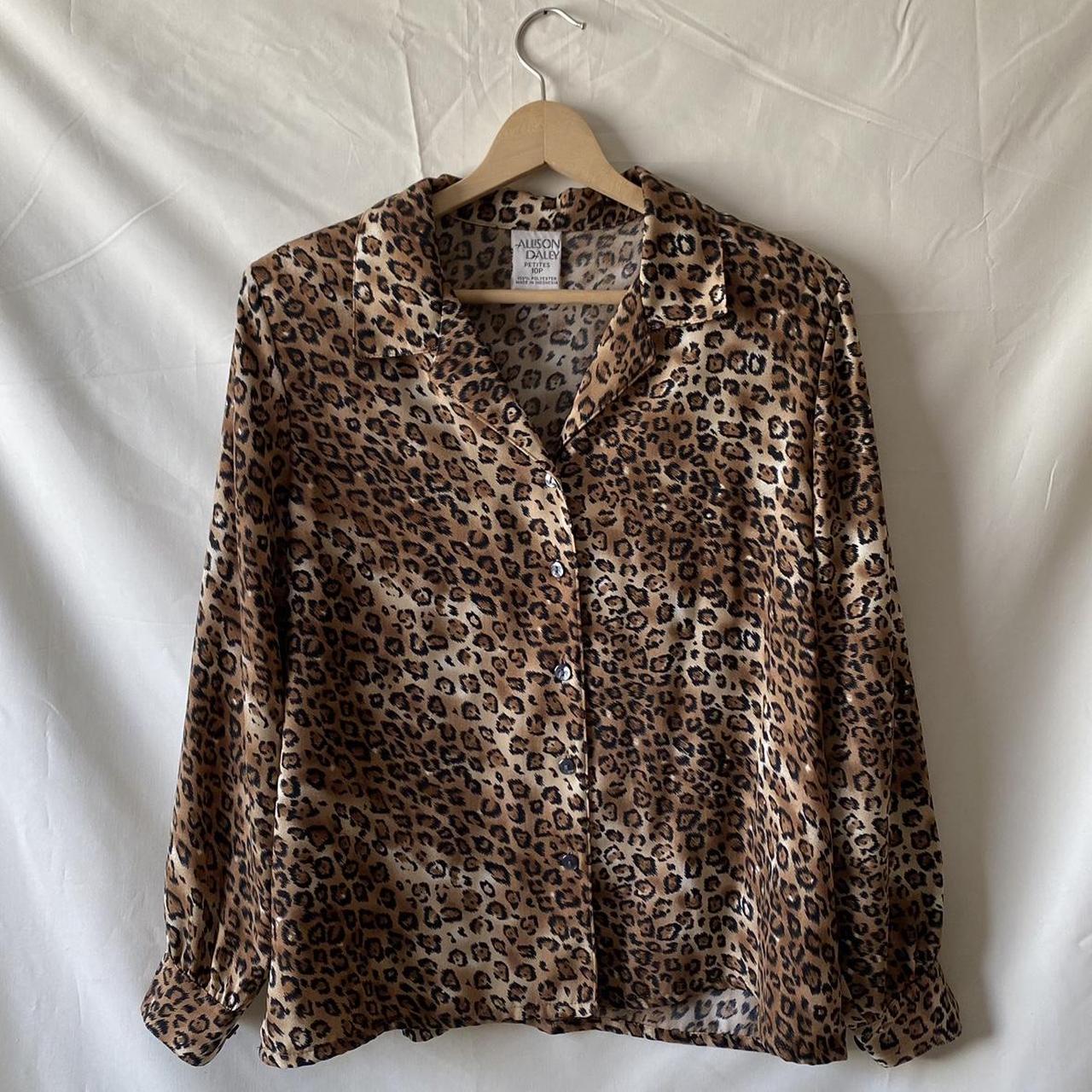 Vintage Cheetah Print Button Up Size S/M Vintage... | Depop