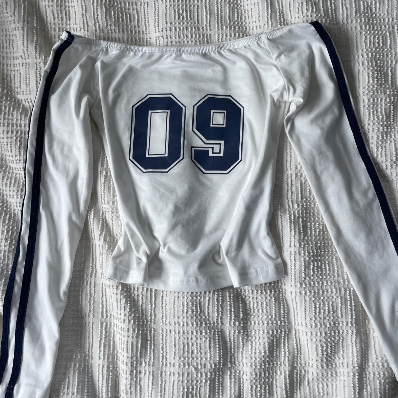 SHEIN xs off shoulder top never worn - Depop