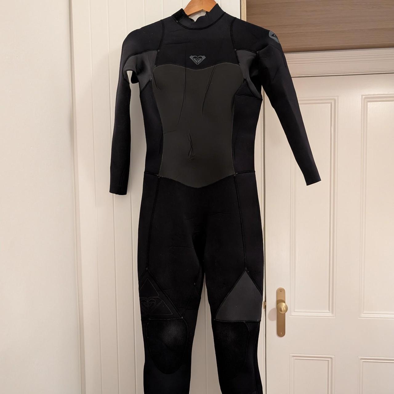 Roxy 3:2 long wetsuit, back zip. Repop, have worn... - Depop