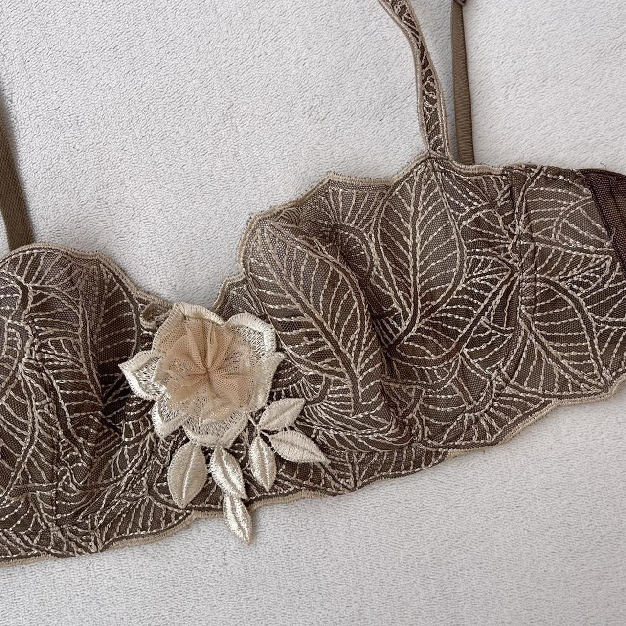 Absolutely stunning bra with floral detailing on the... - Depop