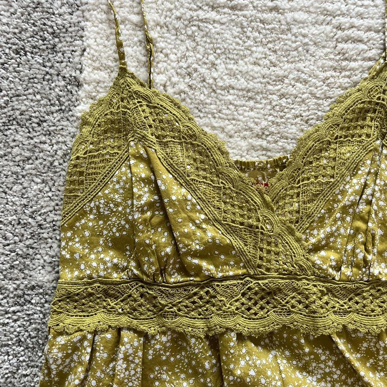 ELLE Women's Green and White Vest | Depop