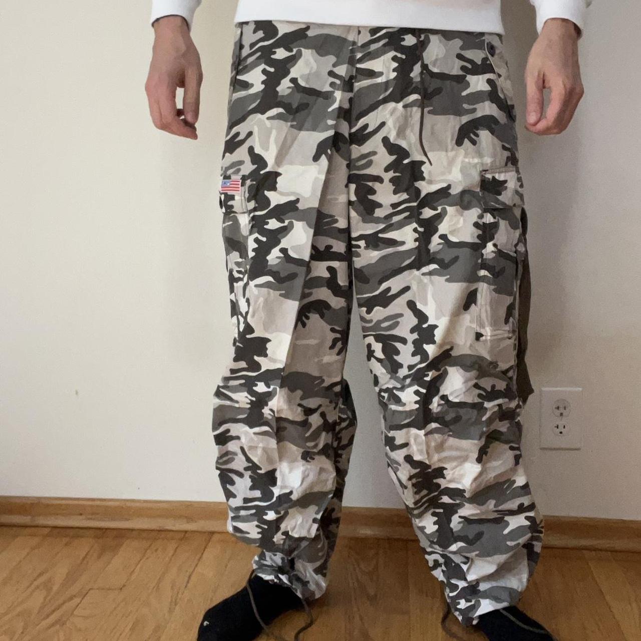 UFO unisex camo cargo pants tag size medium.... - Depop