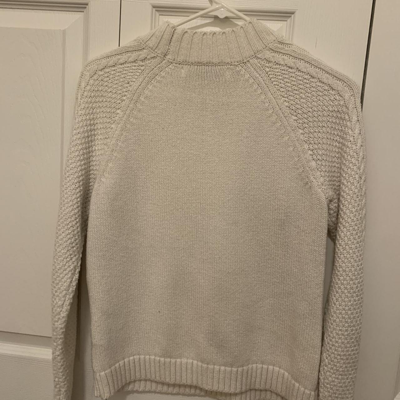 Thick and comfy Abercrombie cable knit sweater. Tag... - Depop