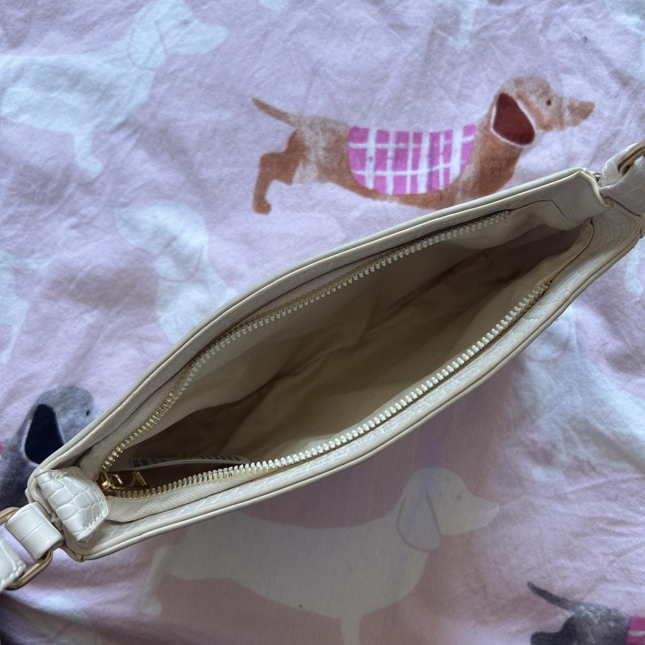 white/cream supré adjustable shoulder bag, one-size ... - Depop