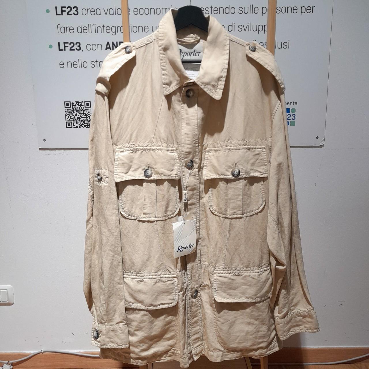 Trench Reporter, tg 52, color beige. Chiusura a... - Depop