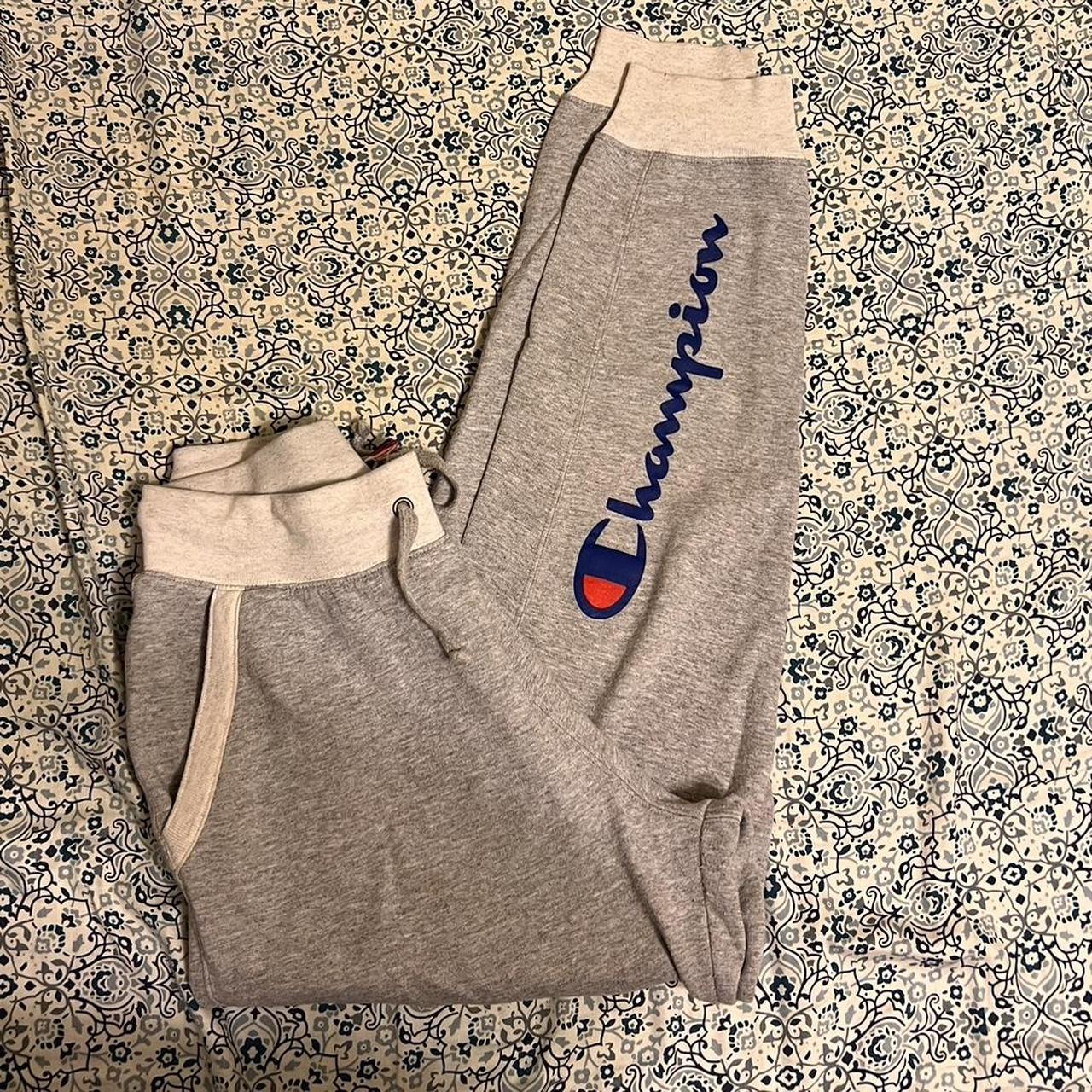 Champion sweats - Depop