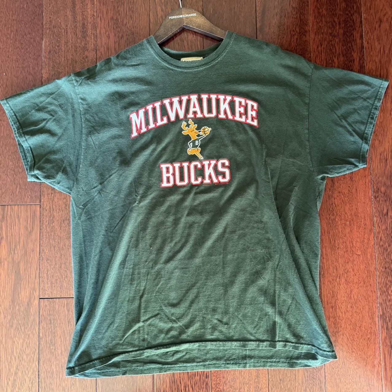 Milwaukee Bucks Vintage T Size XL Og Tag Great... - Depop