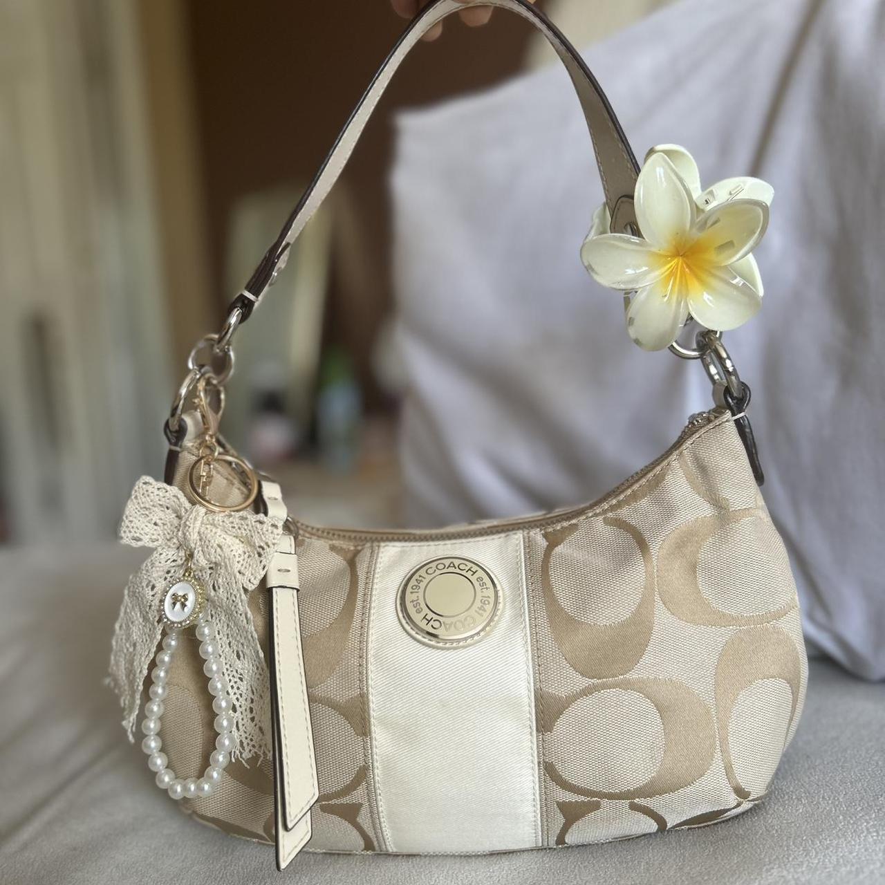 -vintage tan coach mini cream bag -very comfortable... | Depop