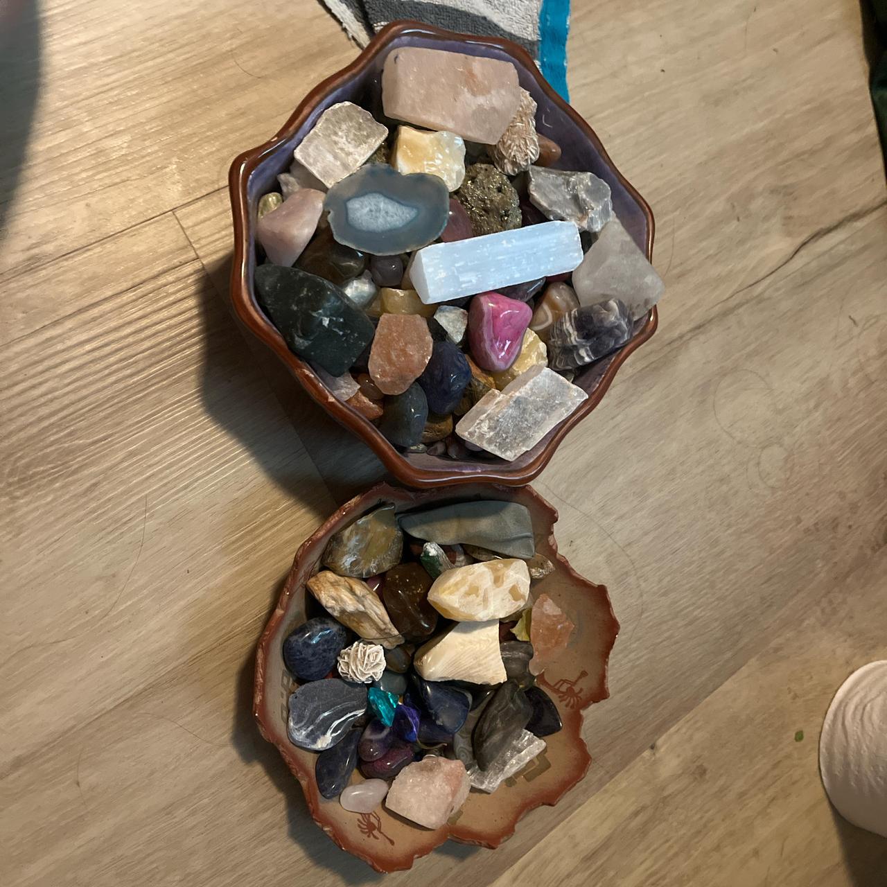 Scoop of random crystals - Depop