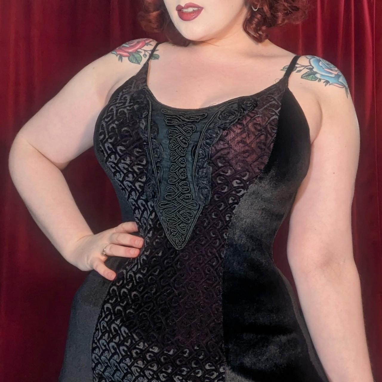 Cykxtees classic 90s Hot Topic vintage... - Depop