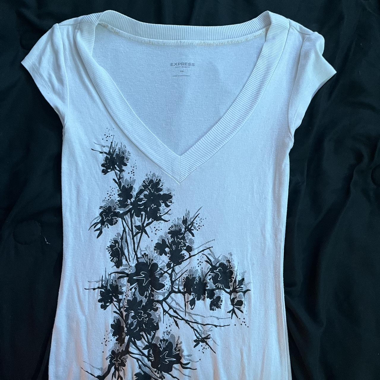 suuuper cute deep v-neck express tee looks like... - Depop