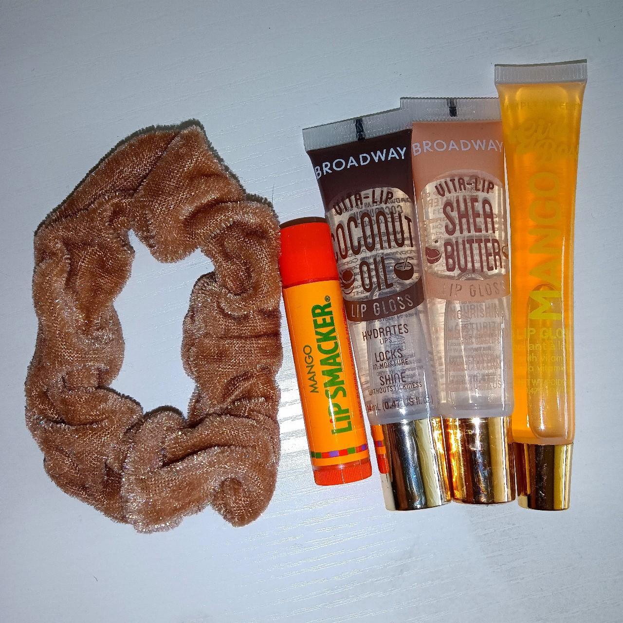 MANGO BOMBSHELL BUNDLE TAN SCRUNCHIE MANGO LIP... - Depop