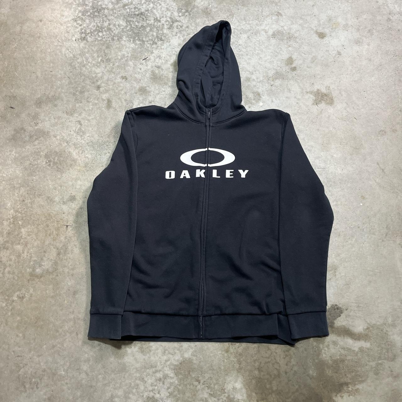Oakley Hoodie measurements in photos - Depop