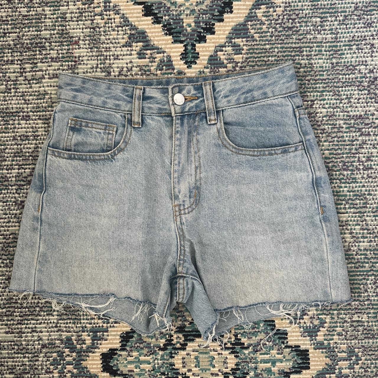 SHEIN shorts Size 26 Measurements: Waist flat:... - Depop