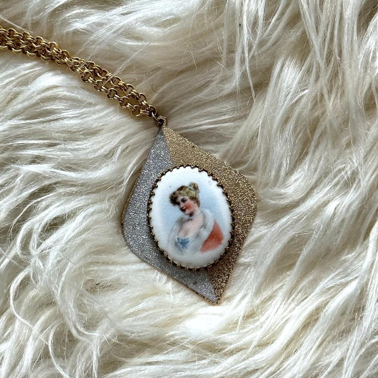 The regal princess pendant gold necklace. Vintage... - Depop