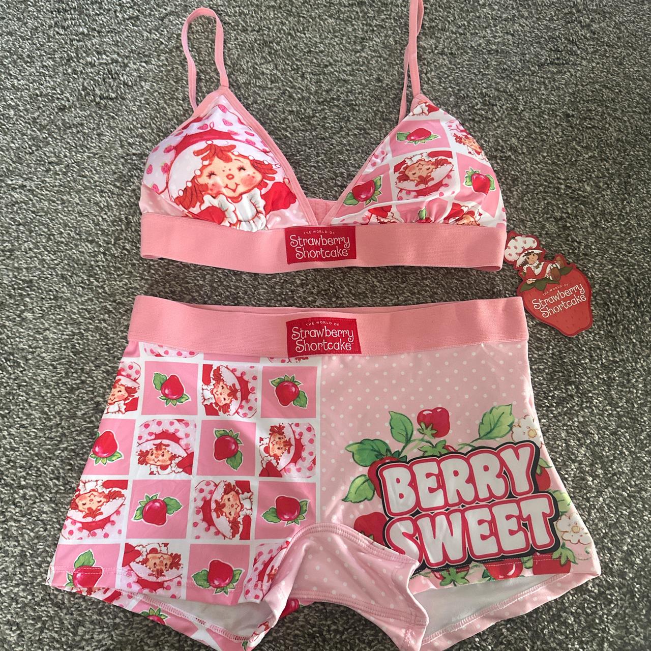 NWT STRAWBERRY SHORTCAKE BRA & SHORT SET!🍓💕 Size... | Depop