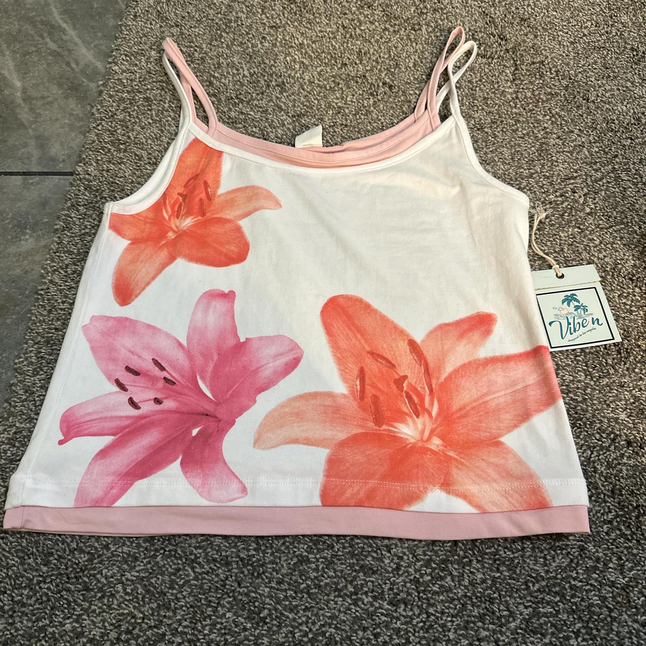 NWT HIBISCUS FLOWER VIRAL TANK TOP! Size L Super... | Depop