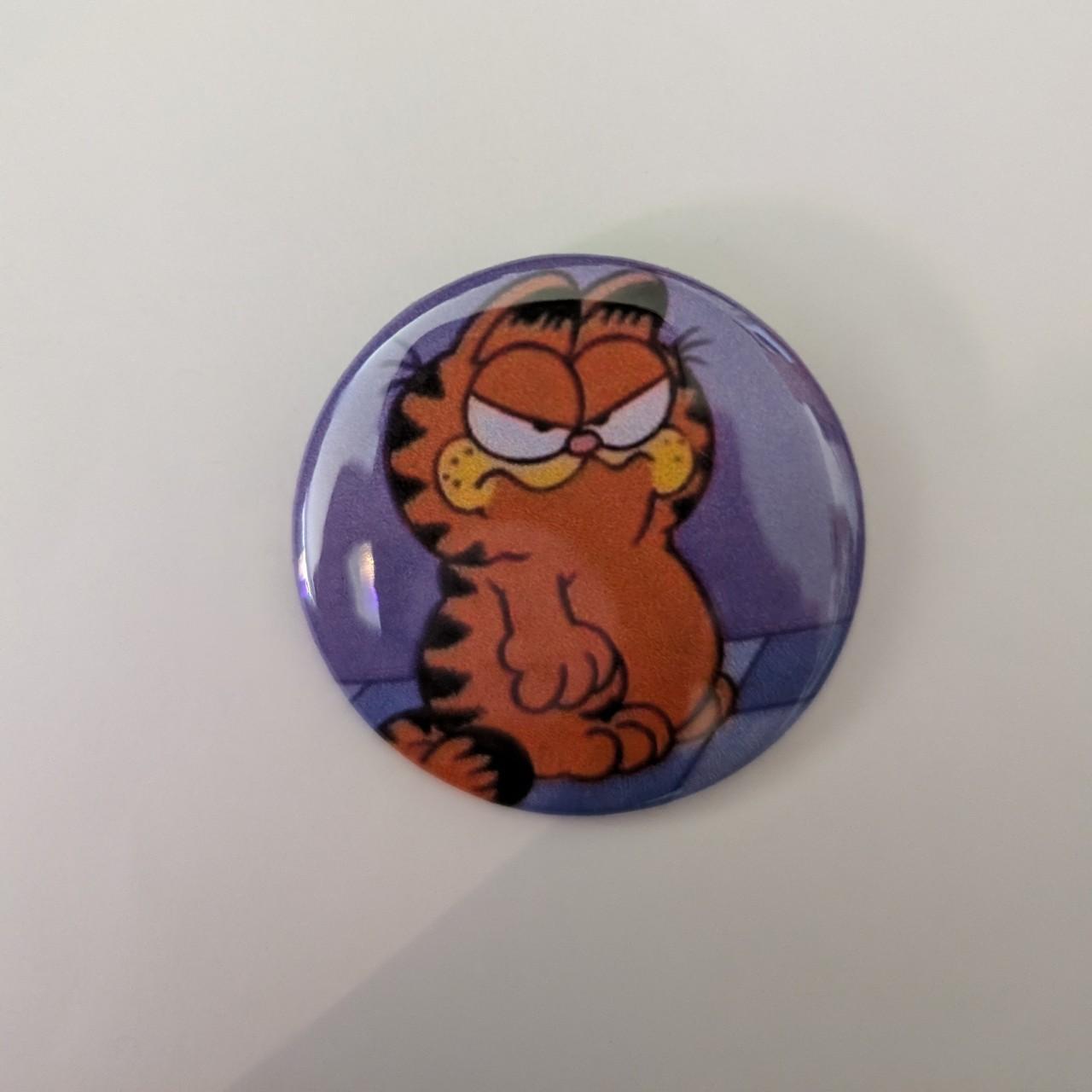 Garfield button pin #garfield #80s #90s #retro #pin - Depop
