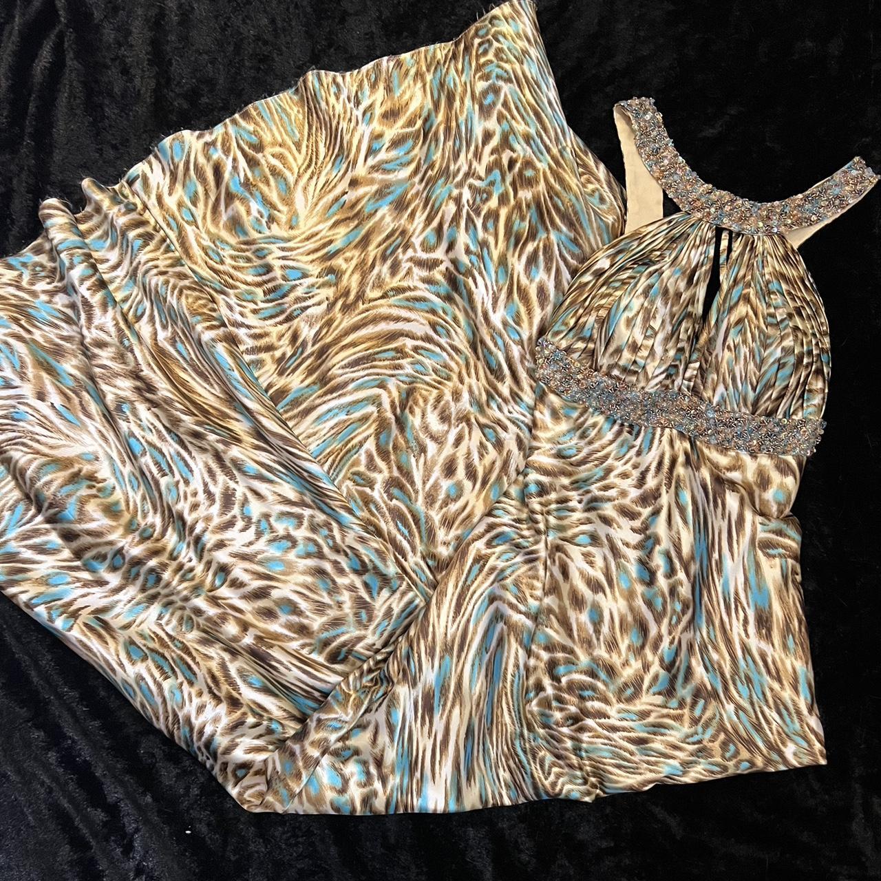 Gorgeous mermaid style 2000s prom dress Slightly... - Depop