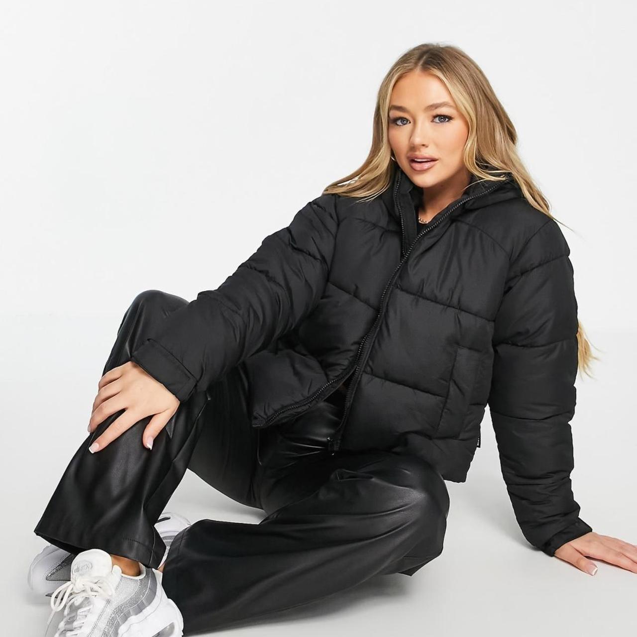 Missguided Black cropped puffer - Depop