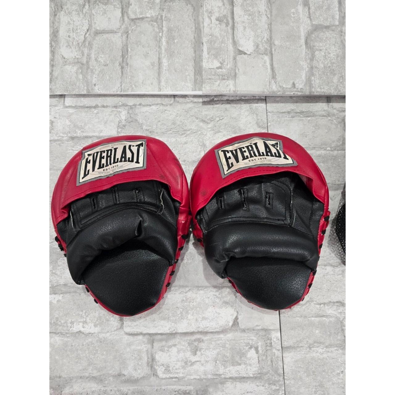 Everlast Red Black Training Mantis Punch Mitts... - Depop