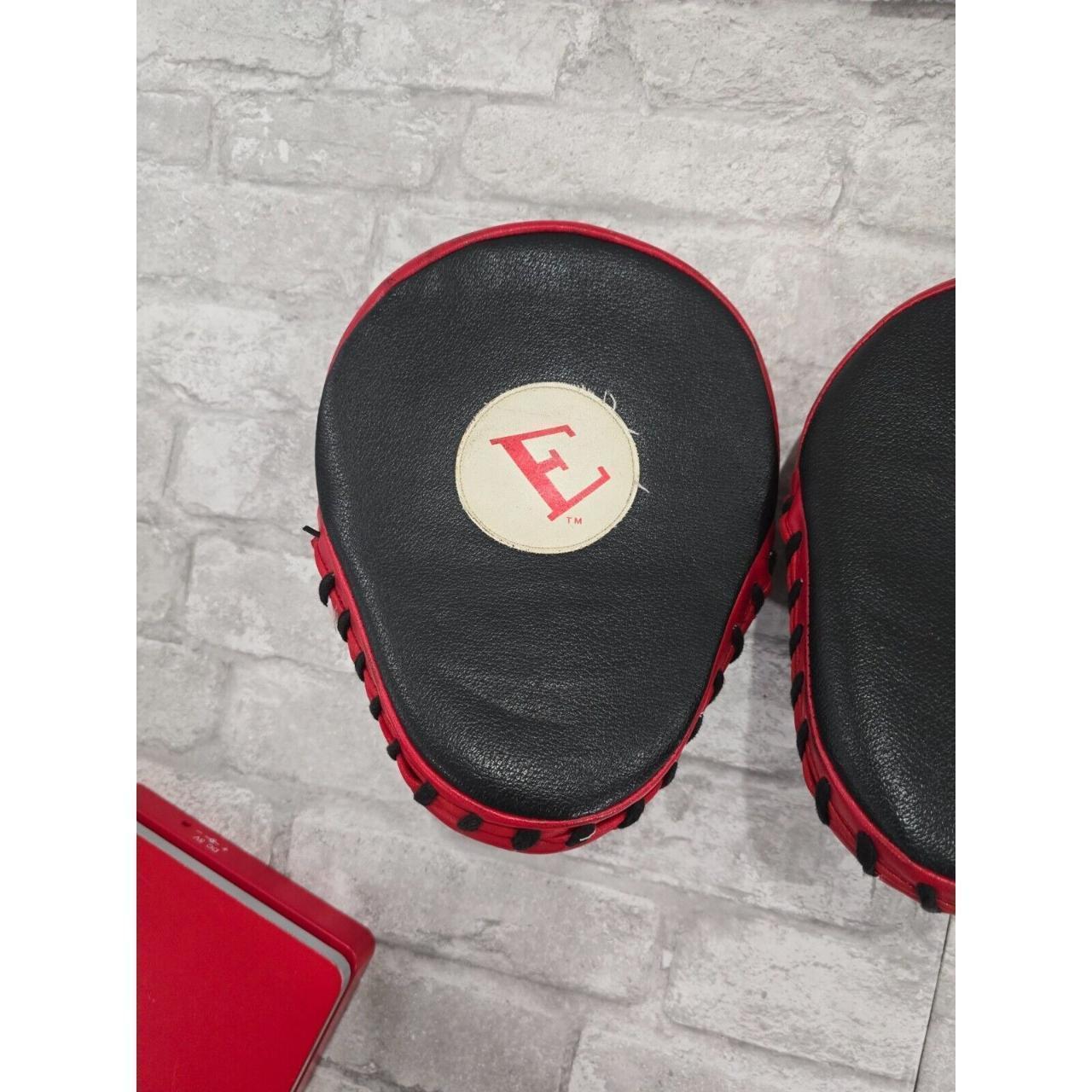 Everlast Red Black Training Mantis Punch Mitts... - Depop