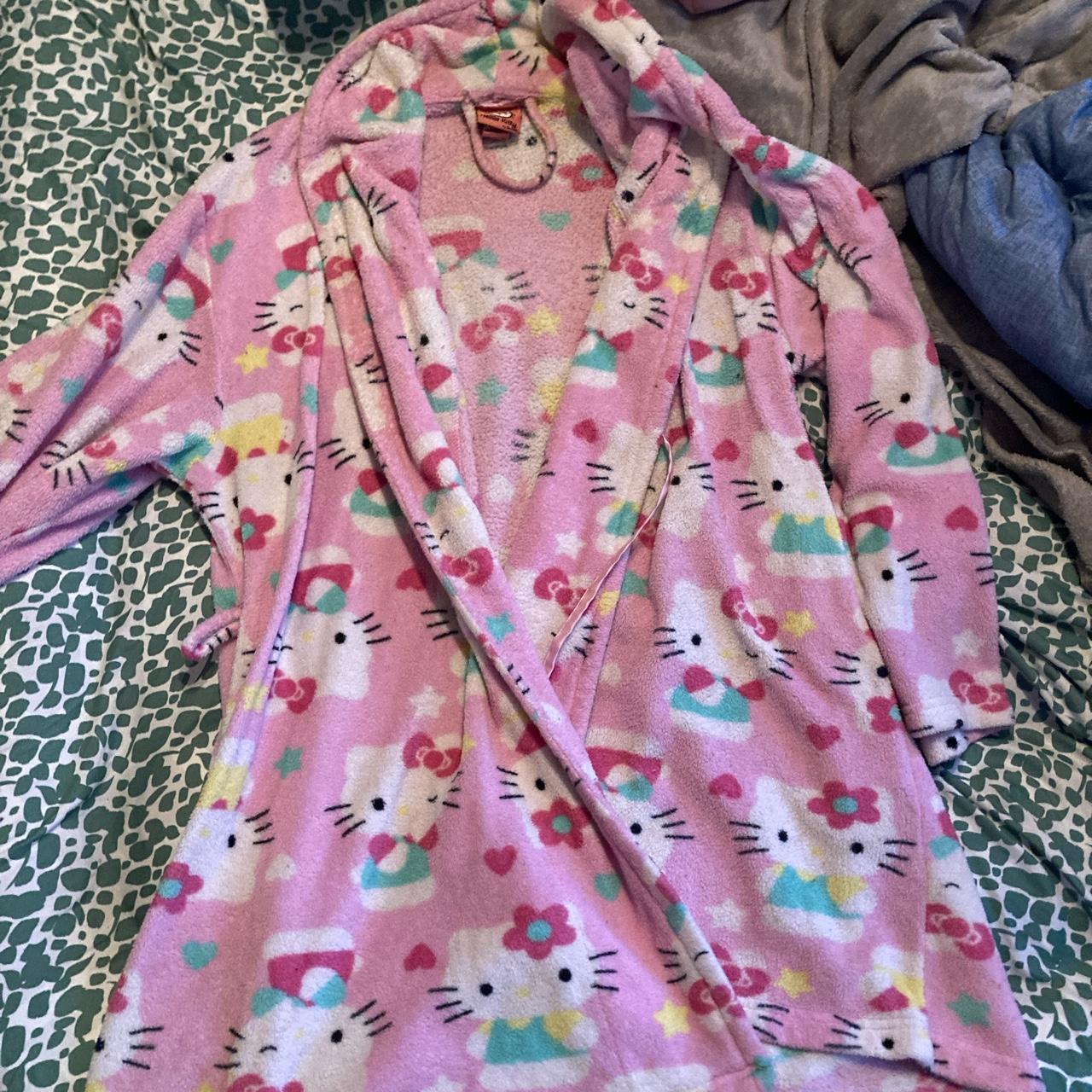 Sanrio Women's Robe | Depop