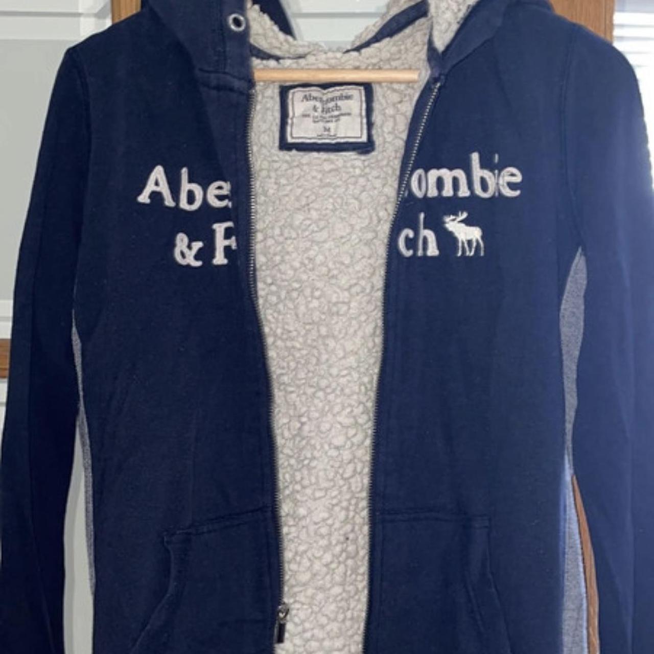 Abercrombie and fitch hoodie size M, has been worn... - Depop